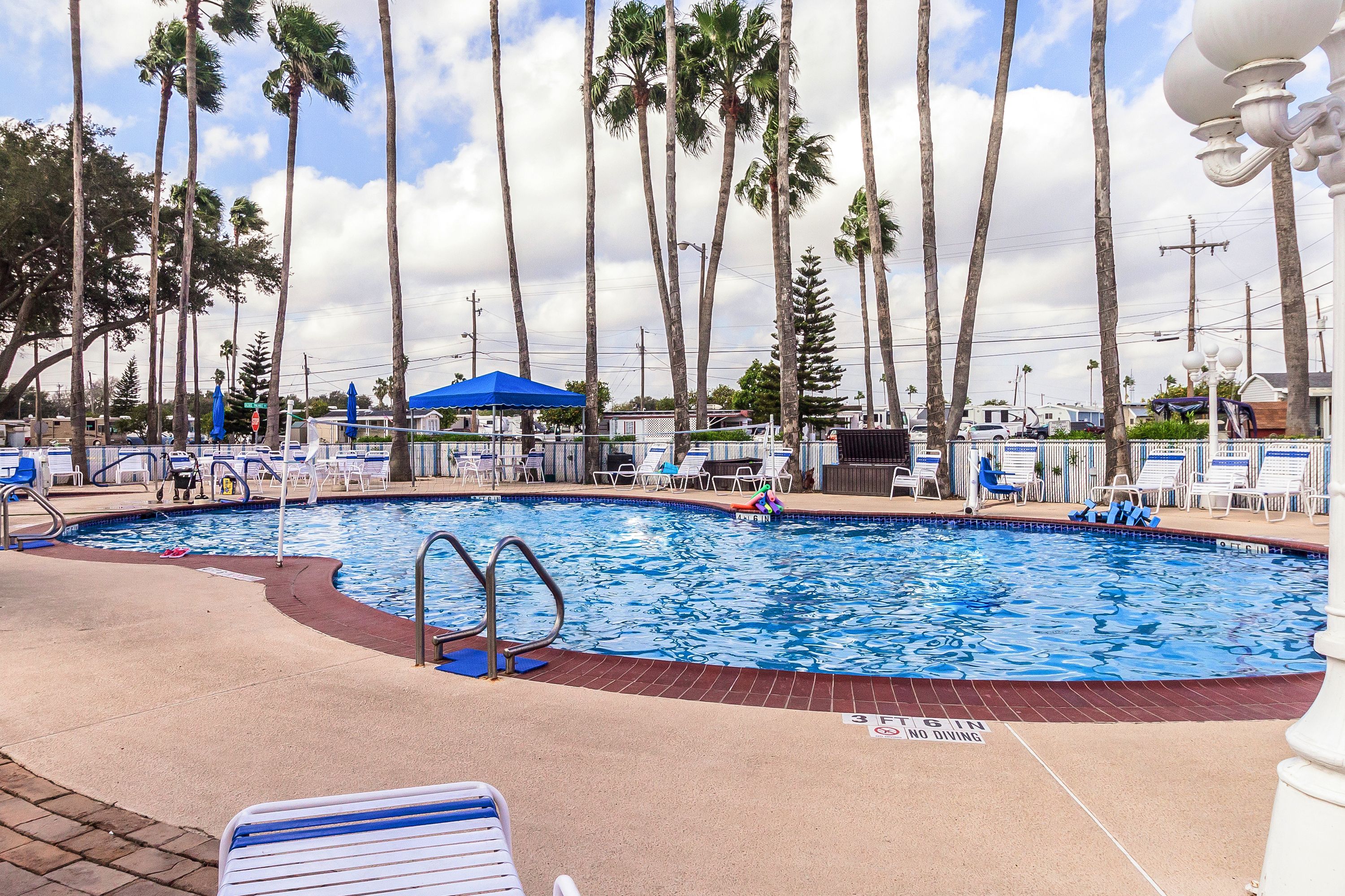 Forest Villa Resort | Go Camping America